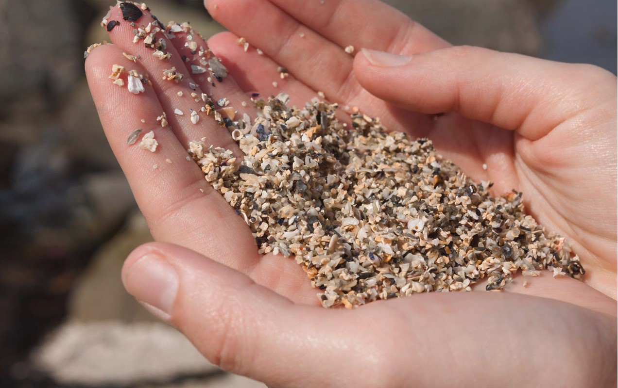 AquateX™ Sleek Sandstone And Concrete Bathtubs Made From Recycled Seashells